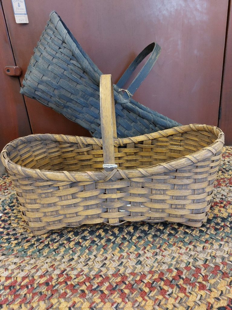 Basket with handle – Colonial House